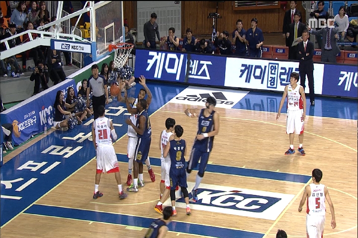 골리앗의 높이 vs 다윗의 속도…SK, KCC 꺾고 2연패 탈출