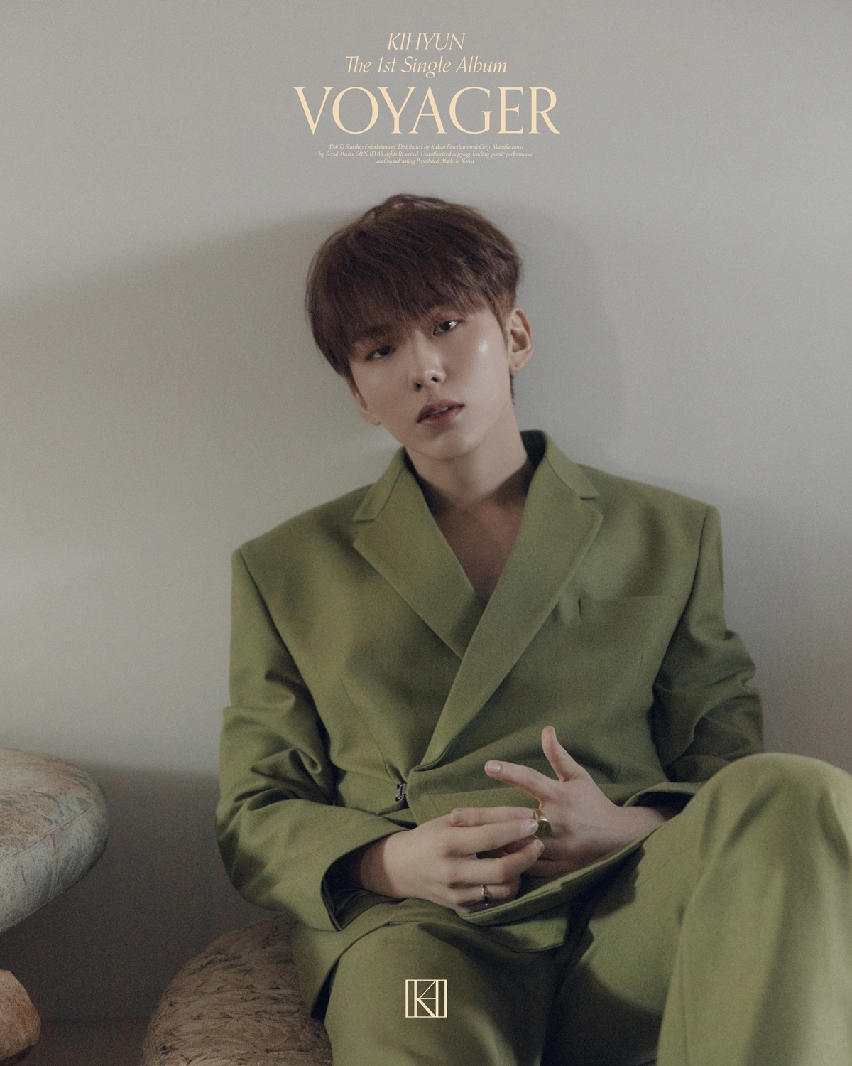 몬스타엑스 기현 새 앨범 화보 속 부드러운 매력