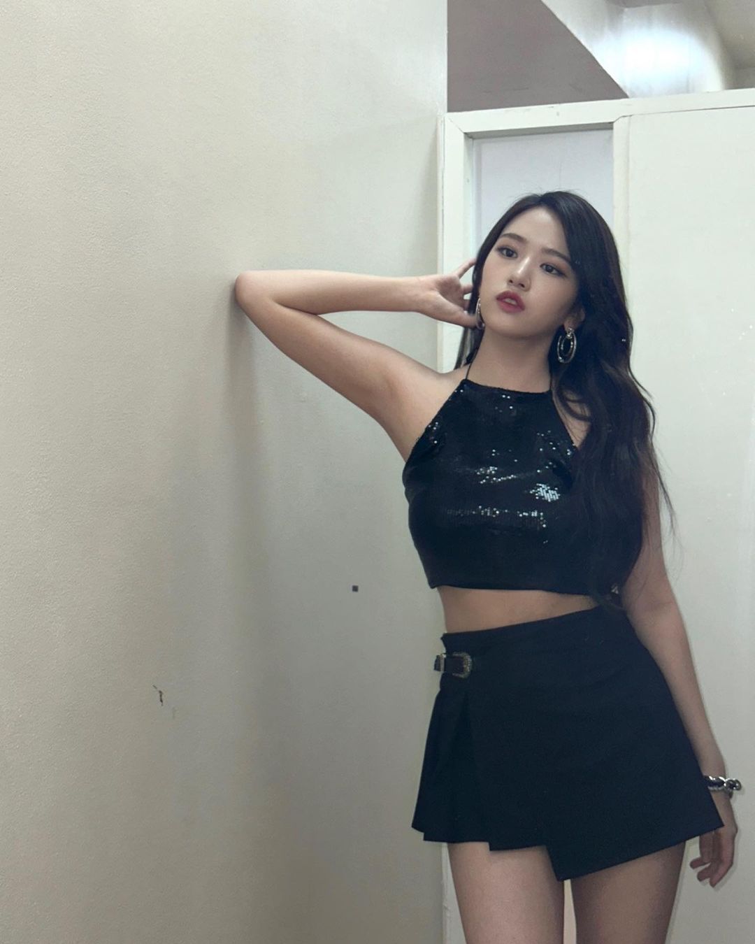 아이브 안유진, 시크+러블리의 정석... 또다시 리즈 경신 [인스타]