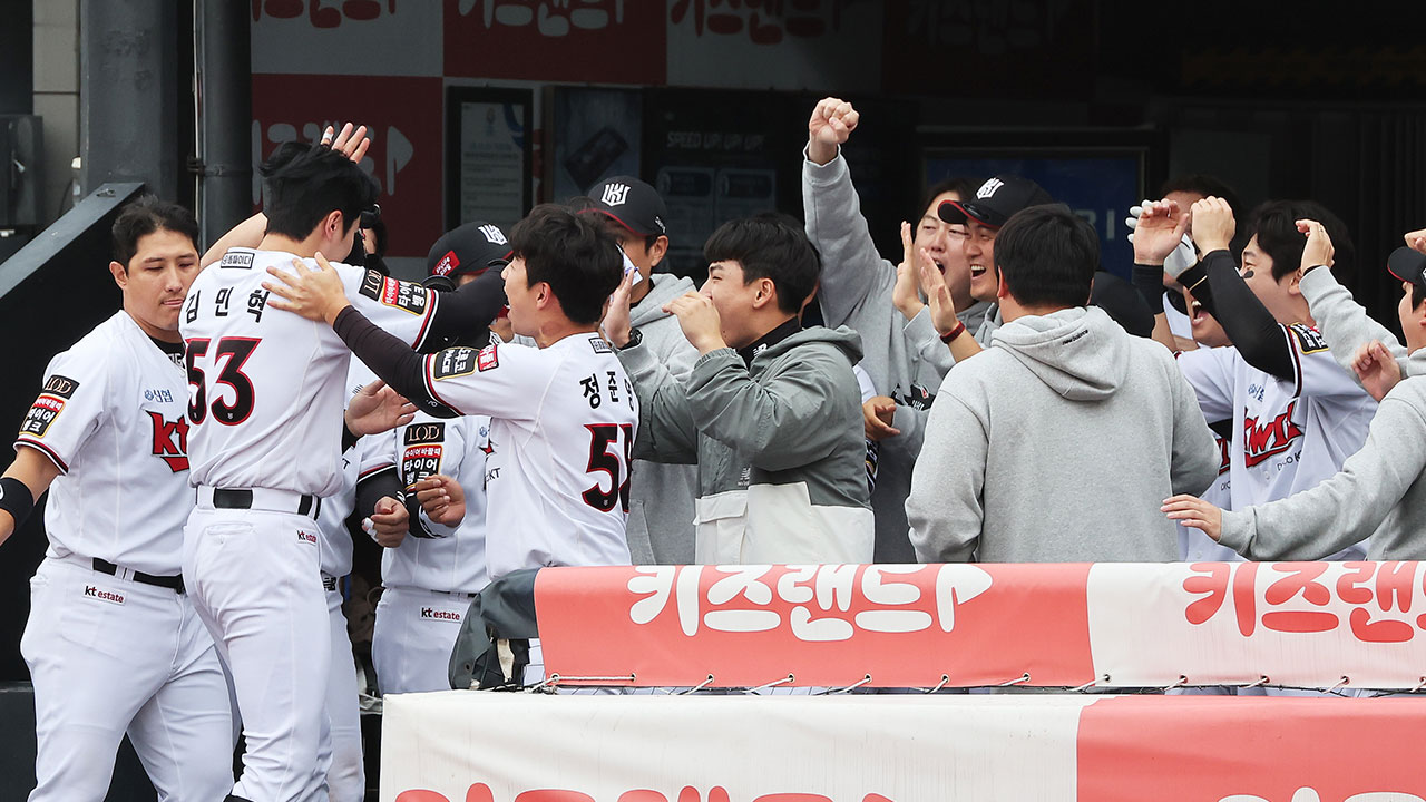 '2연패 뒤 3연승' 프로야구 kt, NC 꺾고 한국시리즈 진출‥모레 LG와 1차전