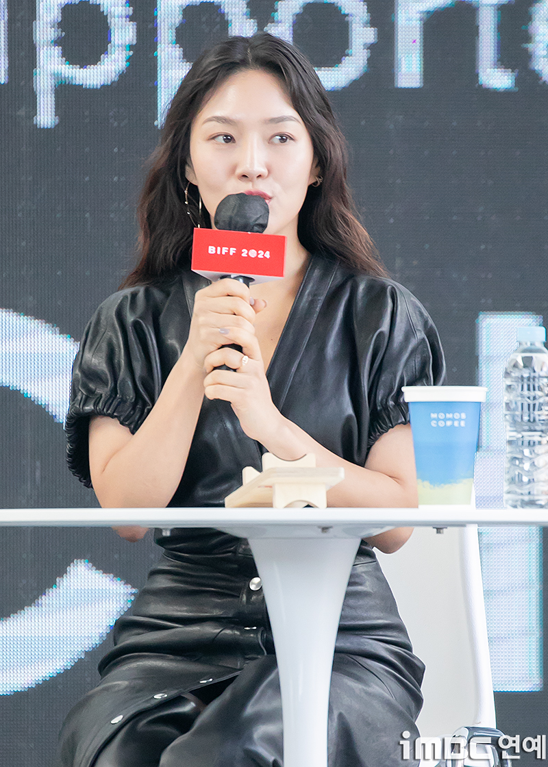 [2024 BIFF] '폭로: 눈을 감은 아이' 최희서 "설원에서 800m 전력질주 장면 삭제된게 아쉬워"