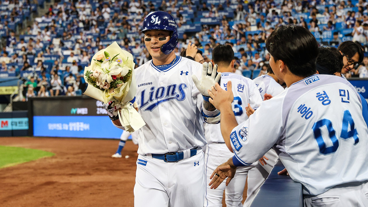 박병호, KBO리그 역대 3번째로 400홈런 고지