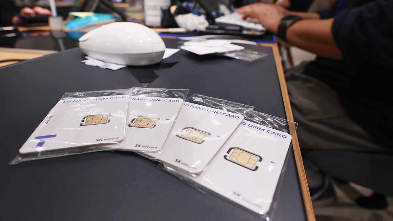 SKT "유심 교체 104만, 교체 신청은 780만‥위약금 면제는 아직"
