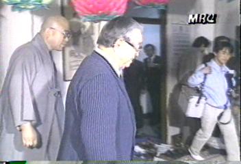 윤길중 민정당 대표, 양로원 등 방문[손석희]